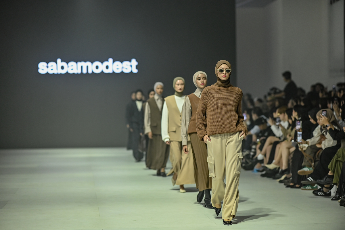 Sentuhan Busana Minimalis Dinamis dari shop at velvet, Callie Homme ...
